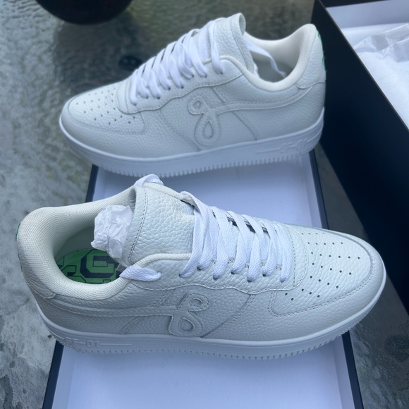 John Geiger | Shoes | New John Geiger Gf Pebbled White Pebbled Leather ...